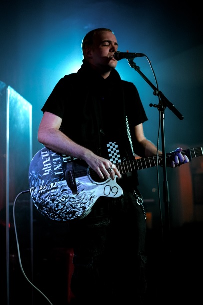 South London alt-rock provocateur Oliver Anderson unleashes defiant EP ...
