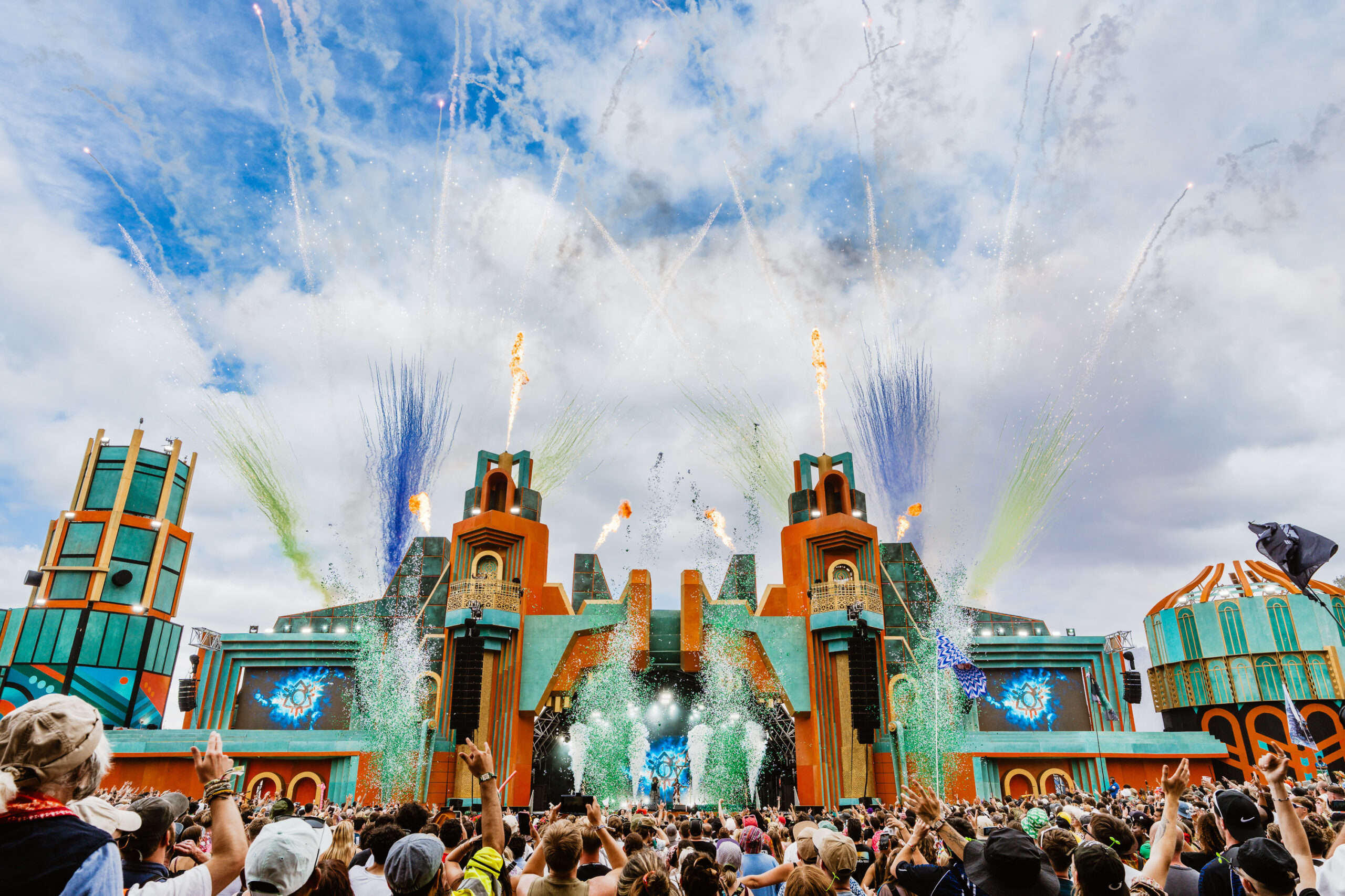 BOOMTOWN scales up world-first hydrogen-powered main stage: HYDRO XL ...